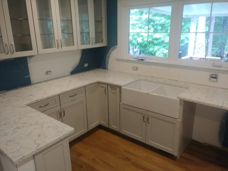 Spring Valley Quartz - Hands on Granite